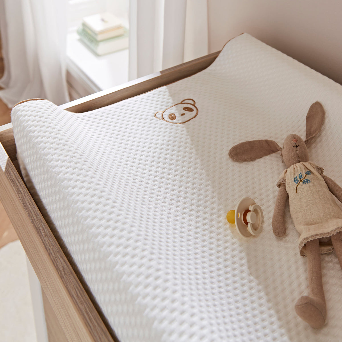 CuddleCo Bamboo Anti-Roll Changing Mat – My First Nursery