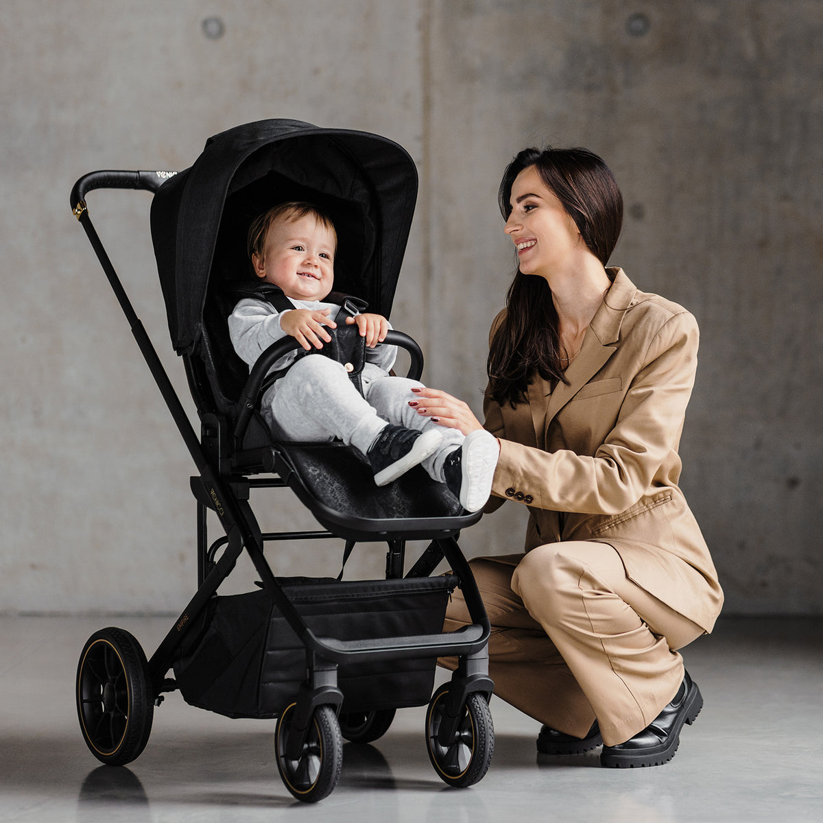 Venicci Empire 9 Piece Travel System Pram/Pushchair Bundle With Isofix ...